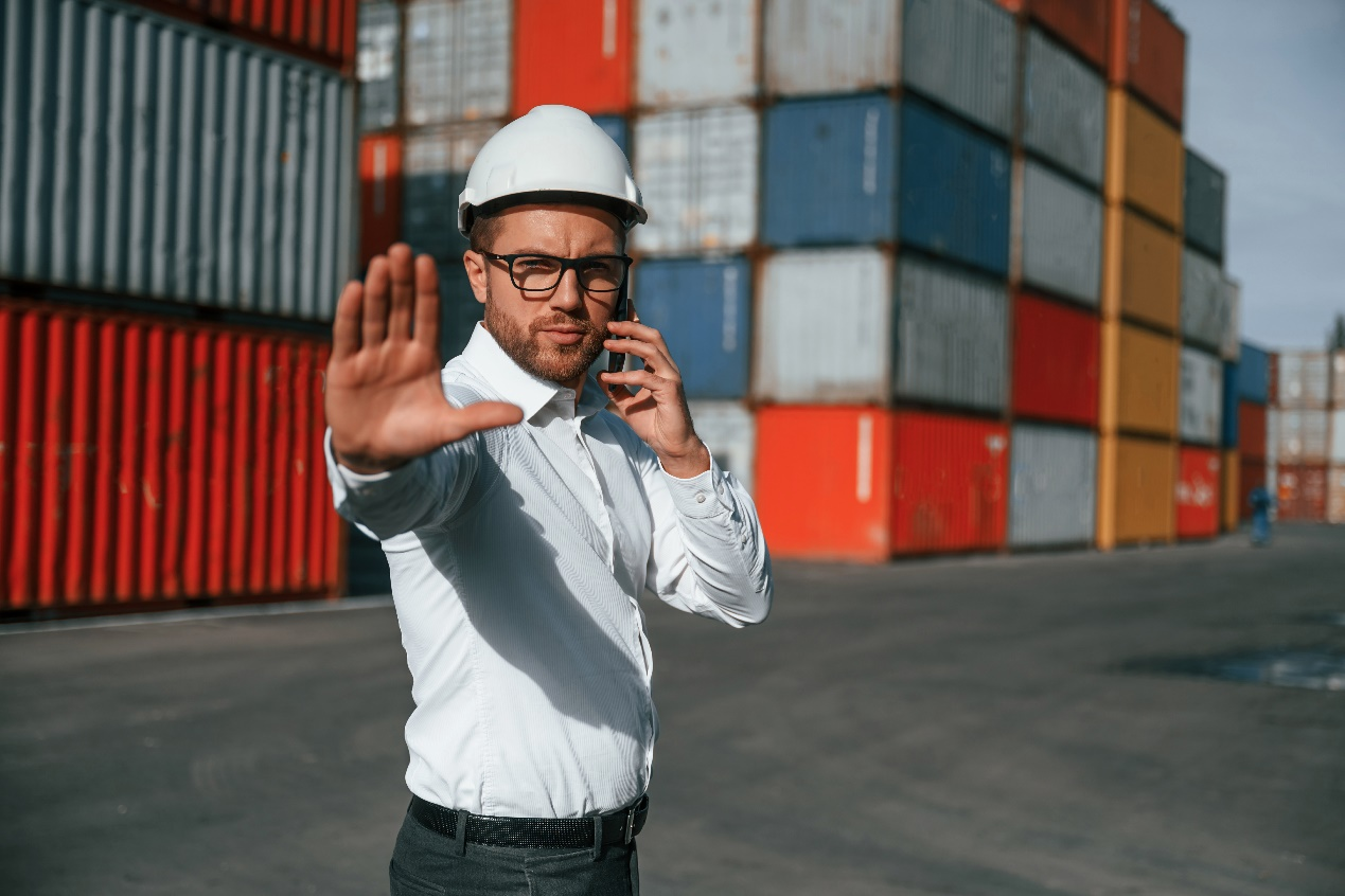 Navigating International Trade: Ensuring Compliance with Export Controls - Starthub Asia