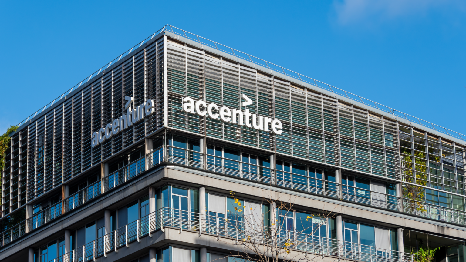 Accenture reimagines IT operations with agentic AI - Starthub Asia